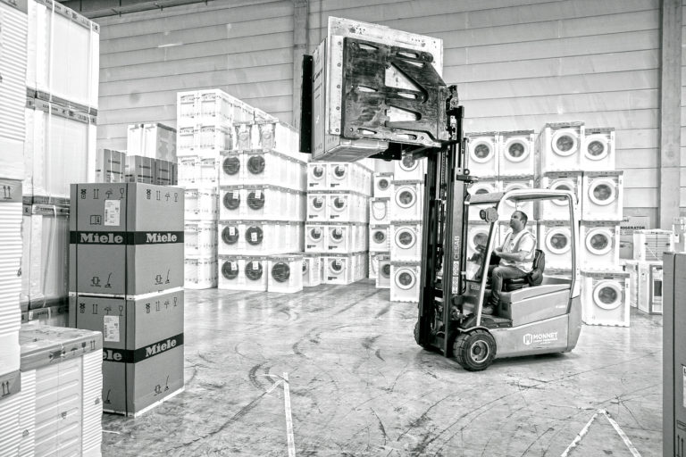 Tracking Logistics Solution | Lead Logistics System - BBL Group